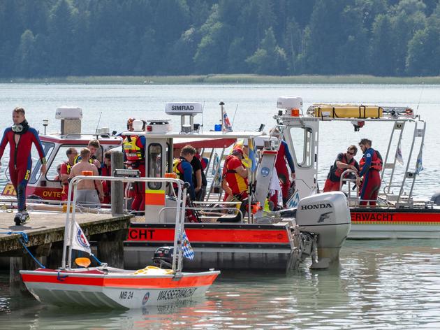 Taucher holt Ertrinkenden aus acht Metern Wassertiefe