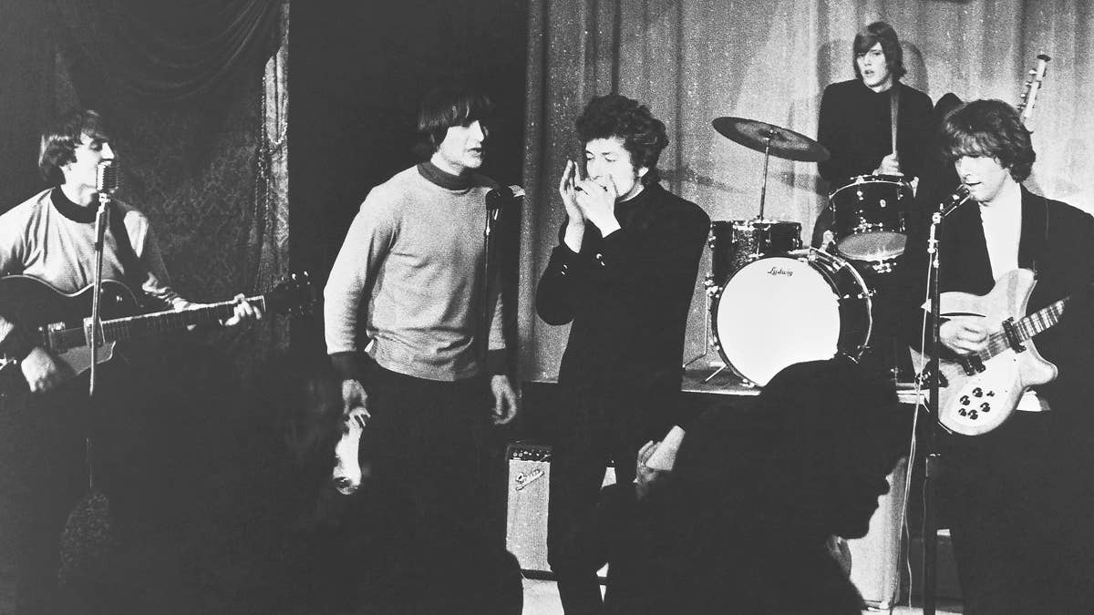 61 years ago, The Byrds' 'Mr. Tambourine Man' revolutionized folk-rock ...