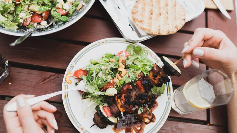 Gesunder Sommerhit? Diese Salate sind echte Nährstoffbomben – andere kaum
