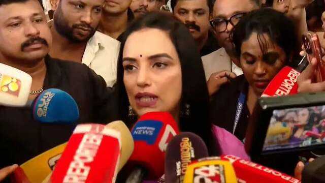 Shwetha Menon quits AMMA, entire executive committee steps down