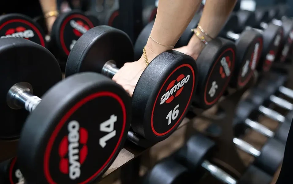 Experts warn muscle loss and belly fat risk in weight loss focus