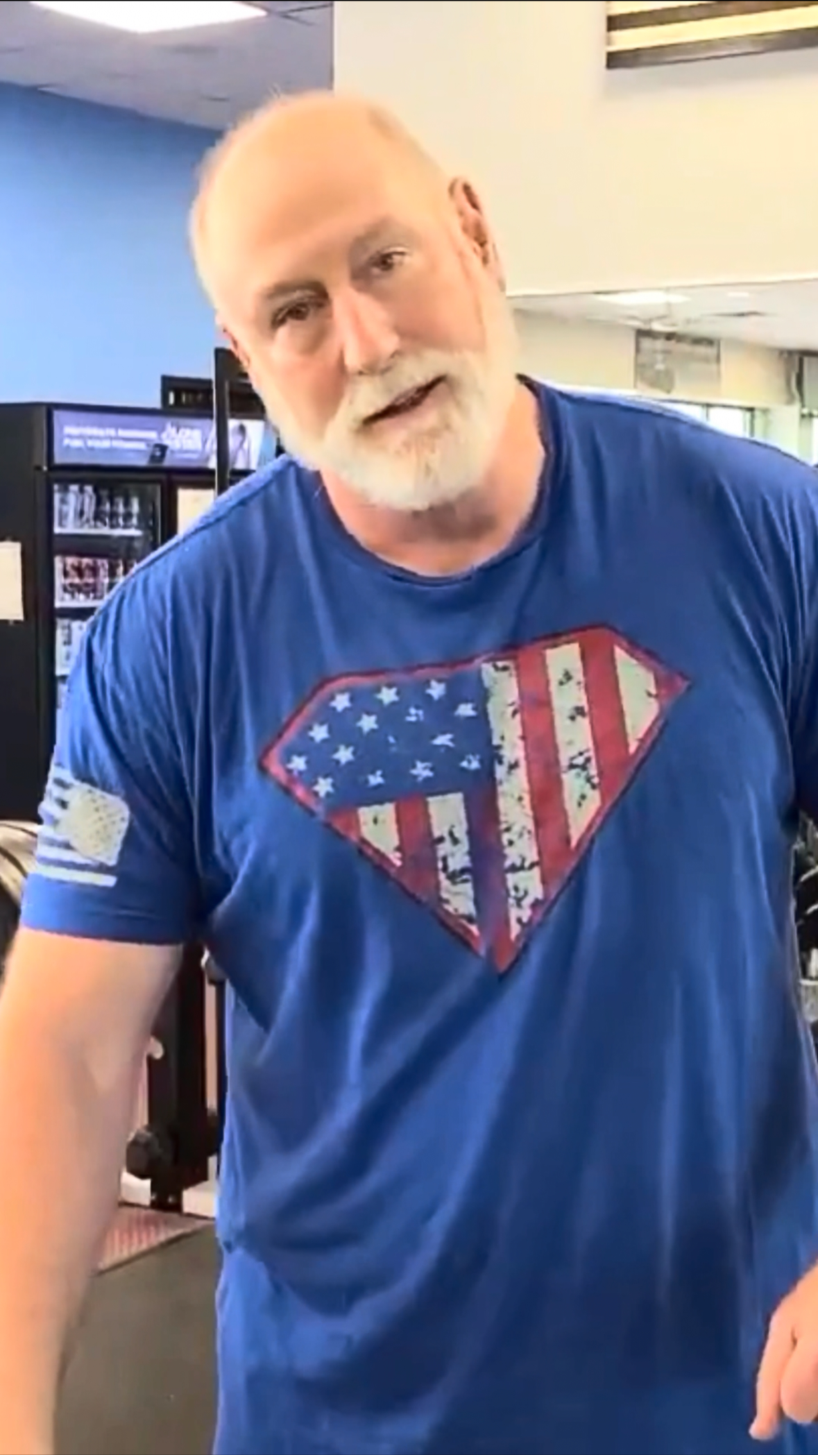 Old man benches 475 pounds and leaves everyone speechless