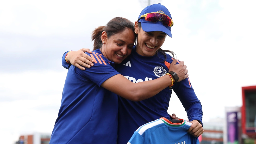 Kaur's 200th T20I ends in Ismail strike as India post 158