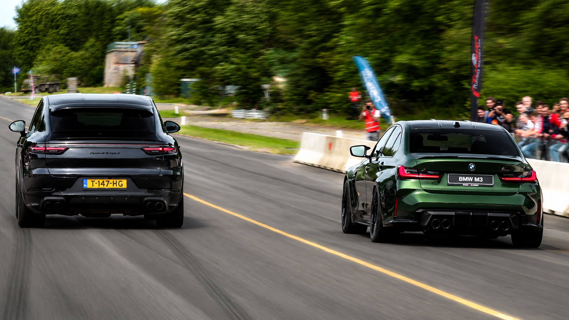 BMW M3 tritt im Drag Race gegen den Porsche Cayenne Turbo an