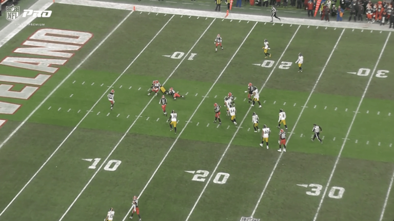 One random Steelers play: A high-stakes RPO