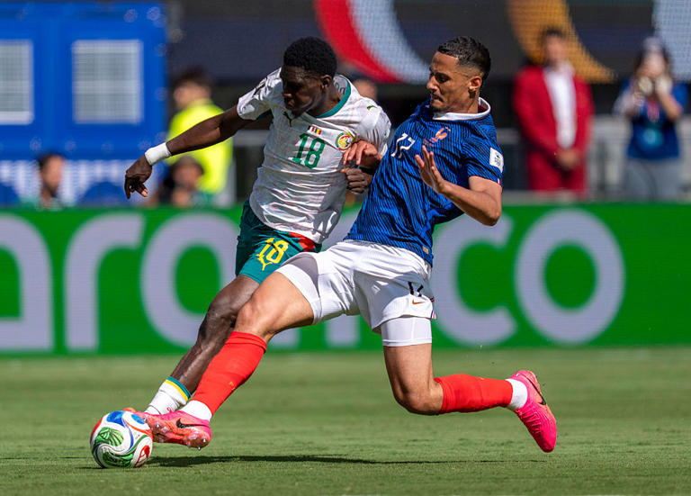 Arsenal star 'gritting teeth' as he plays through injury at World Cup