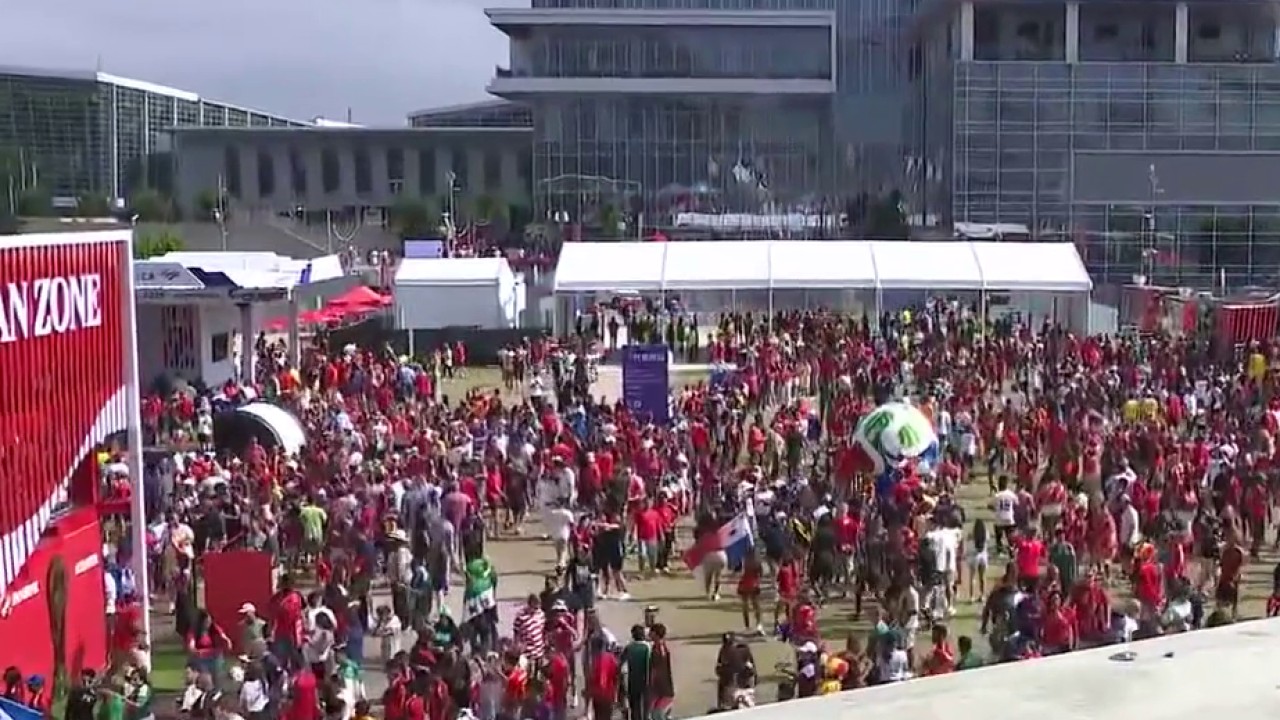 Thousands flood downtown Atlanta for Group H showdown