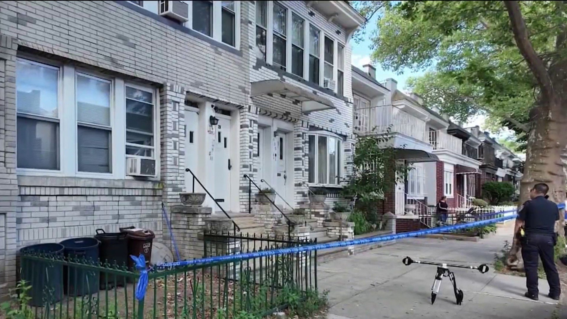 Brooklyn mother of 2 found dead with neck slashed in home