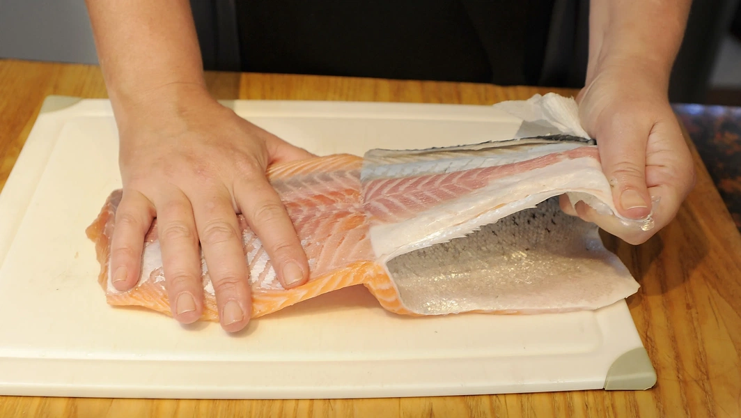 Study finds salmon skin holds most of fish's omega-3s