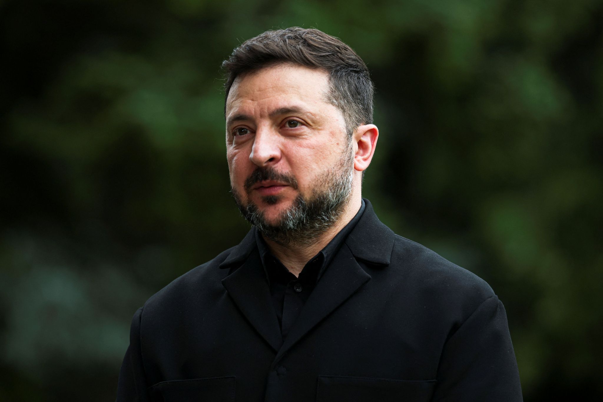 Zelensky tells Lukashenko to de-escalate, not just apologize