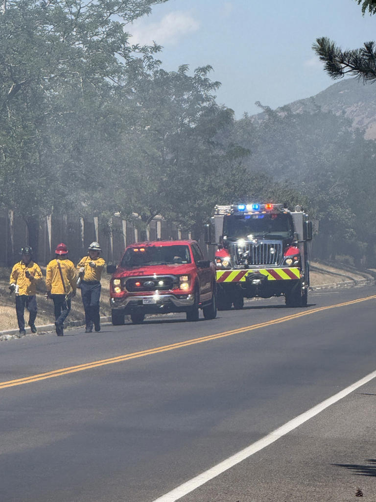 Brush fire ignites near I-15 in Farmington, crews responding