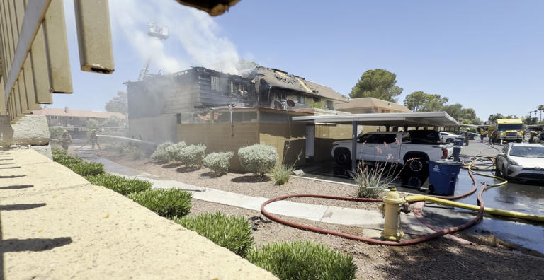 Video: Crews battle Las Vegas building fire near Tropicana, Eastern