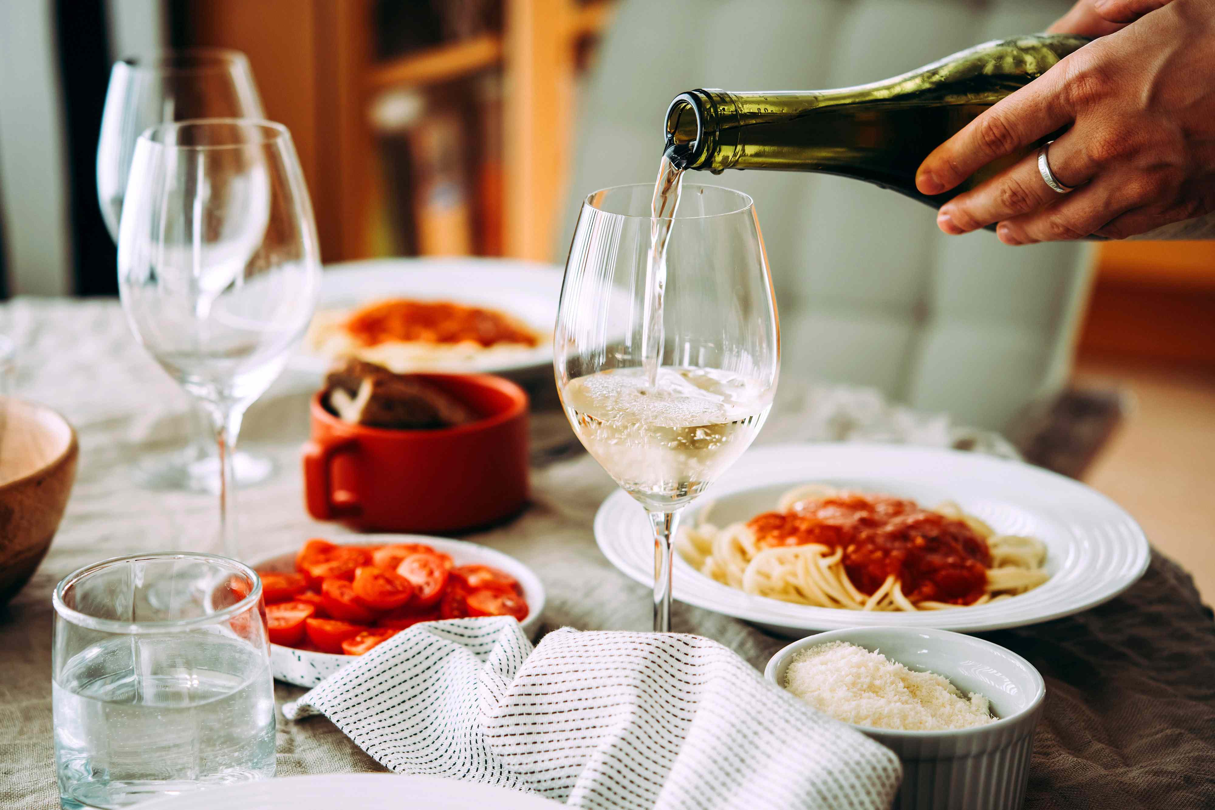 Before your next dinner party, remember this simple wine pairing rule