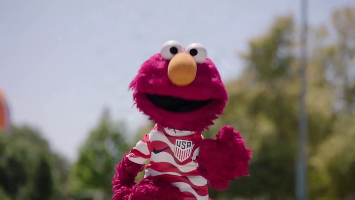 Republicans slammed for attempting to welcome Elmo to fold