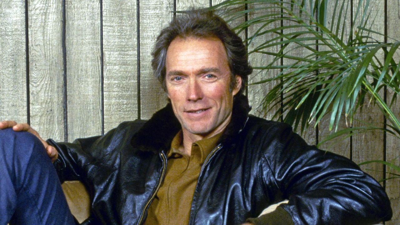 Clint Eastwood's '70s living room is a tour de force in adding visual ...