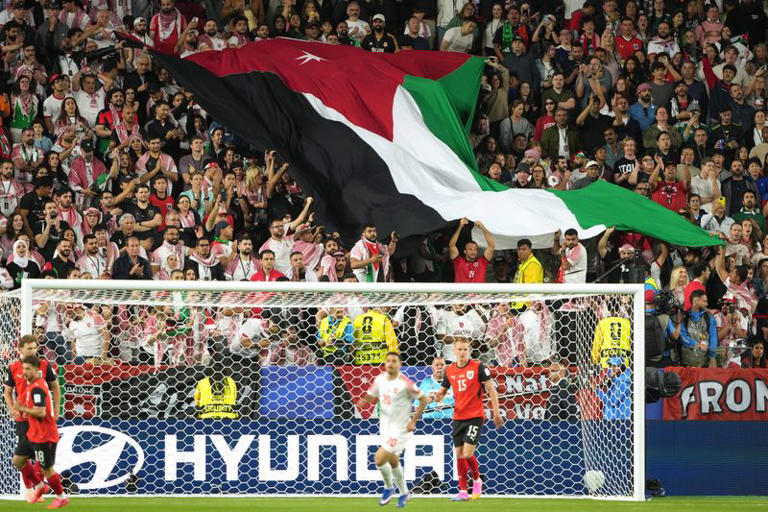 Soccer-World Cup fear factor gone ahead of Algeria clash, says Jordan coach