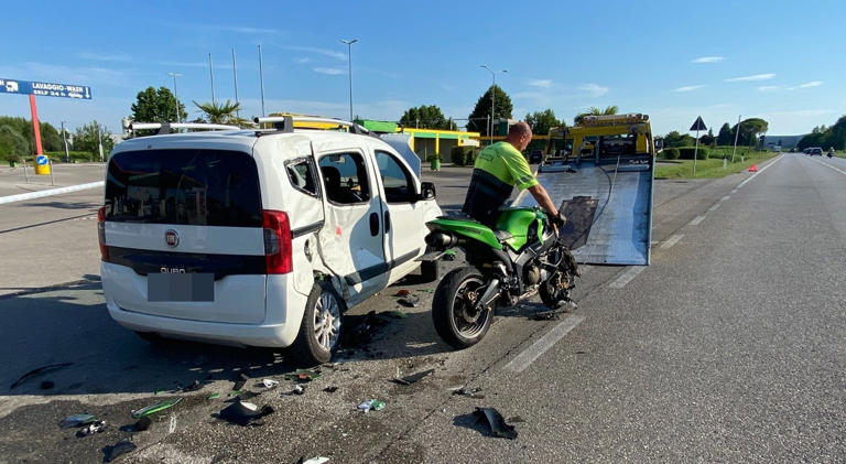 Incidente tra moto e auto, morto un giovane motociclista