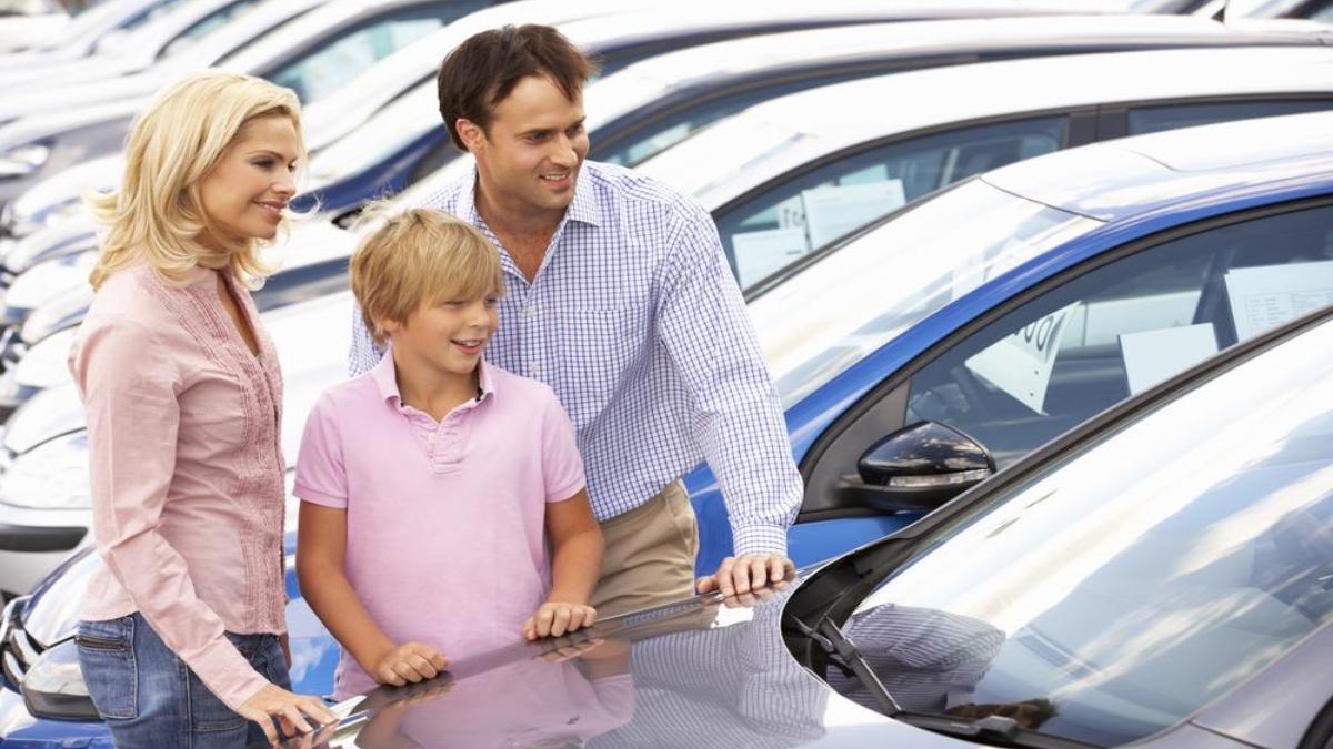 Auto expert warns: 5 cars middle-class families may want to avoid in 2026