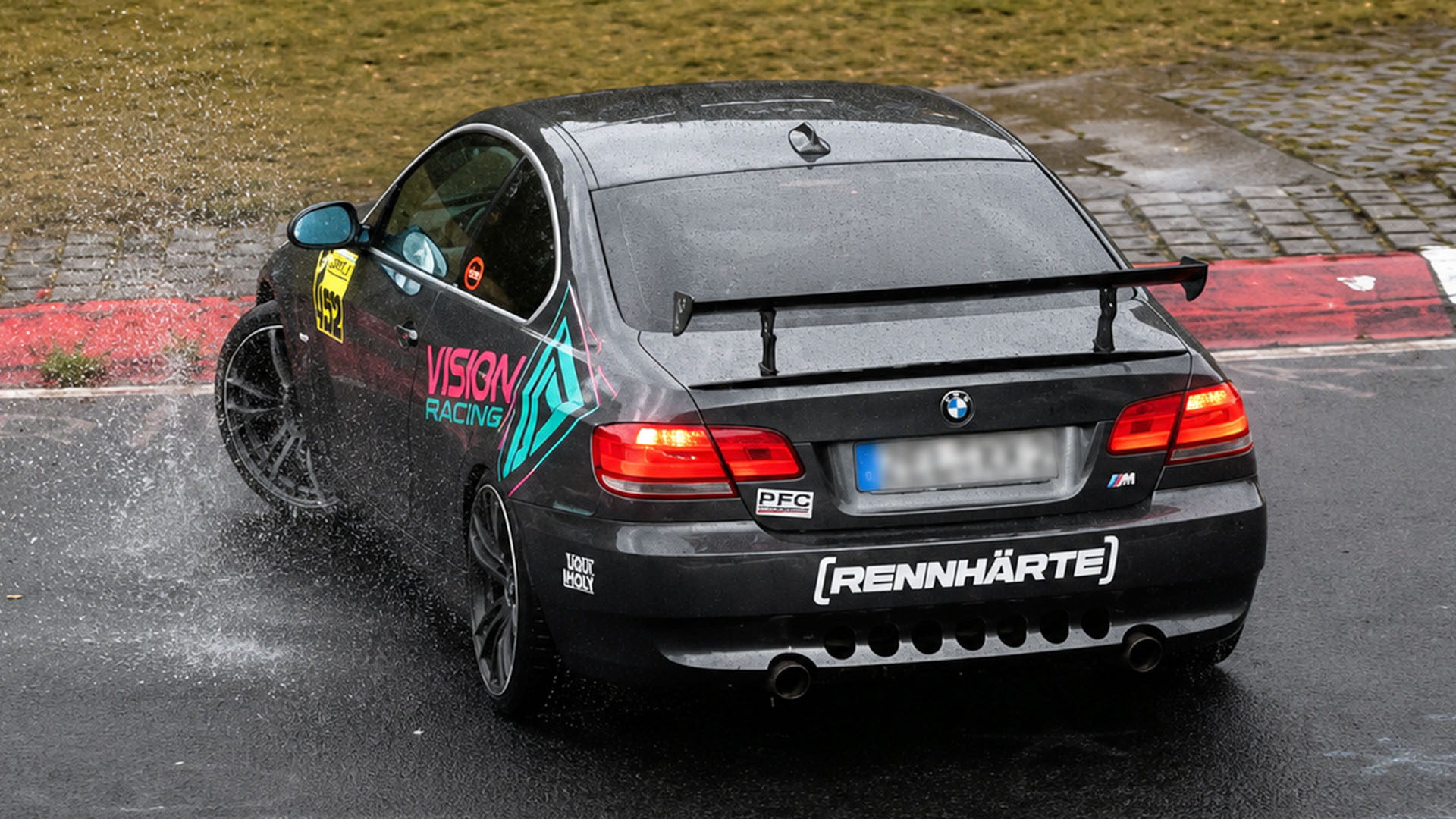 Water spray reveals just how treacherous conditions became