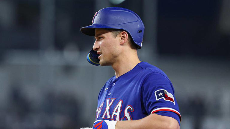 Former Dodger Corey Seager is drawing the ire of Rangers fans as awful ...