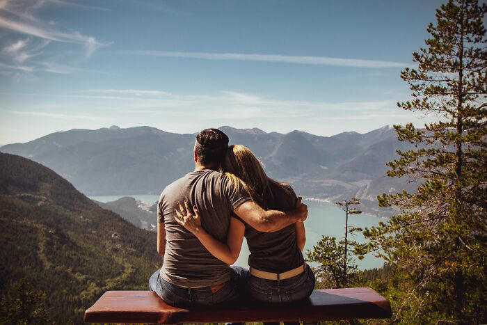 29 honest experiences from couples with a big age difference