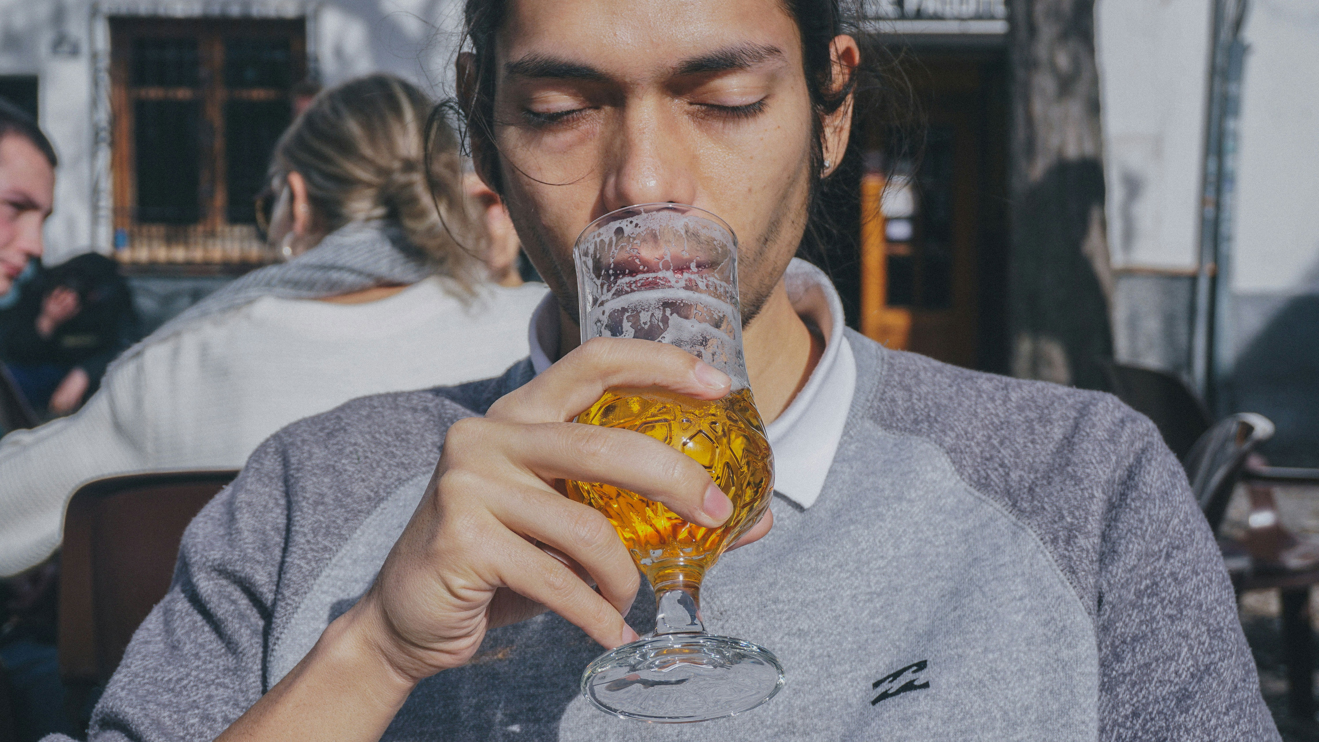 Hoe 'gezond' zijn alcoholvrije biertjes (of drankjes) nou echt?