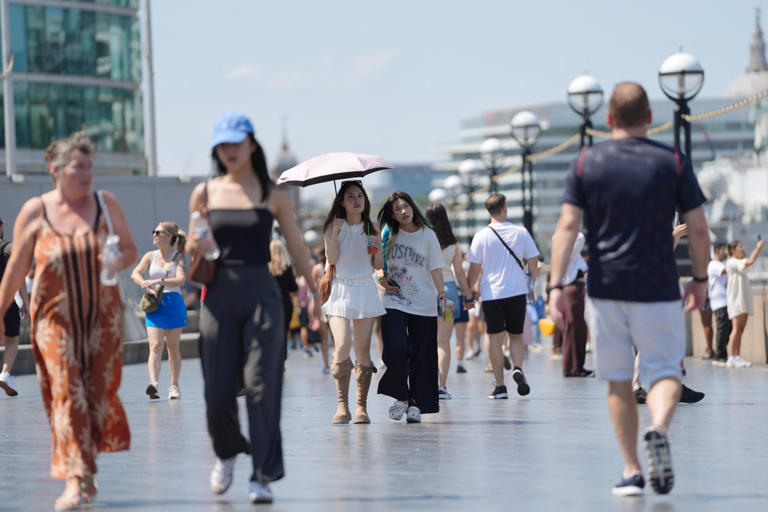 Sadiq Khan issues severe air pollution warning as capital set to bask ...