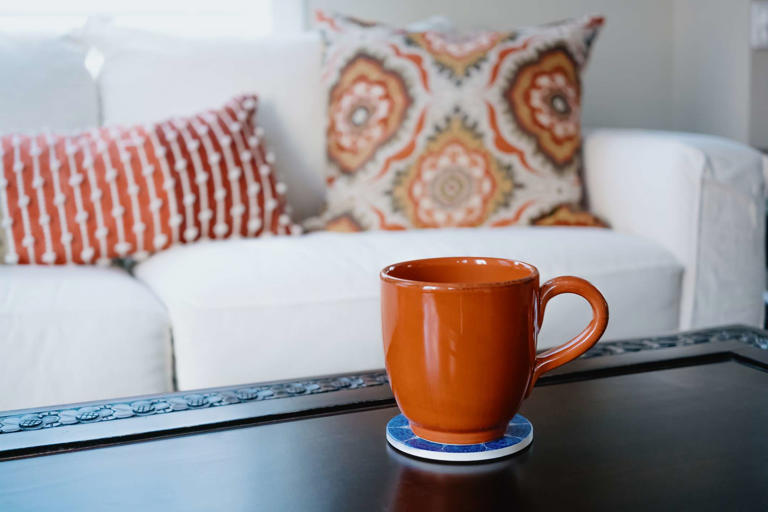The easy mug-cleaning trick pros use to remove stubborn coffee rings in ...