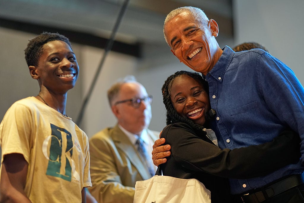 Barack and Michelle Obama gave Chicago students the sweetest first look ...