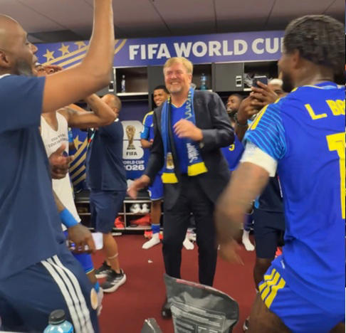 King and Queen join Curaçao dressing-room party after draw; watch 🎥