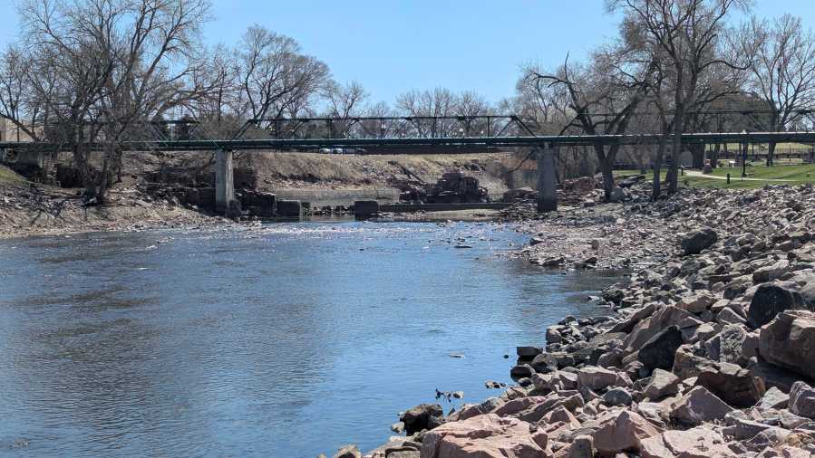 Multiple people stranded along Big Sioux River rescued