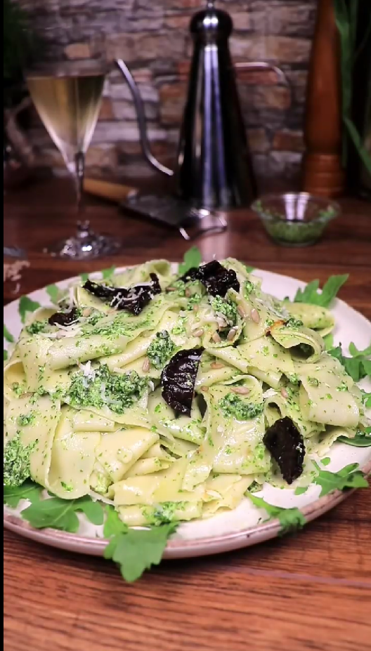 Pappardelle with rocket pesto secrets for a fast gourmet meal
