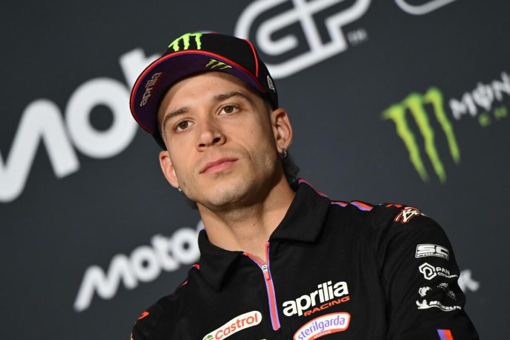 MotoGP, Bezzecchi si scusa: “Nessuna giustificazione”. L’abbraccio con ...