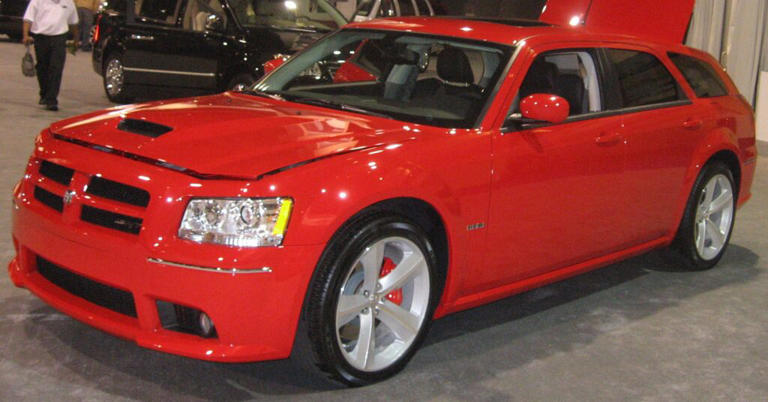 The Dodge Magnum was the V8 wagon America didn't deserve, and we're ...