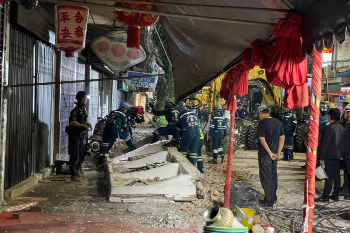 Rama IV Rd still partially closed after building canopy collapse