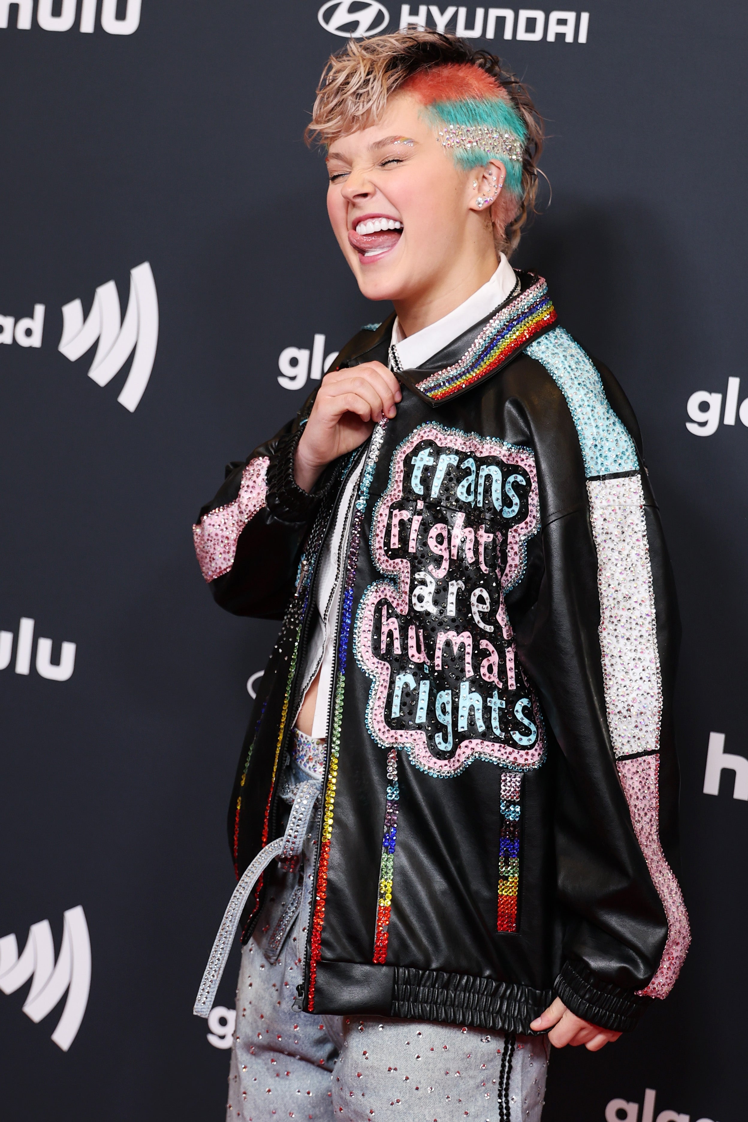 Sooooo, JoJo Siwa's cruise gift bags are going viral