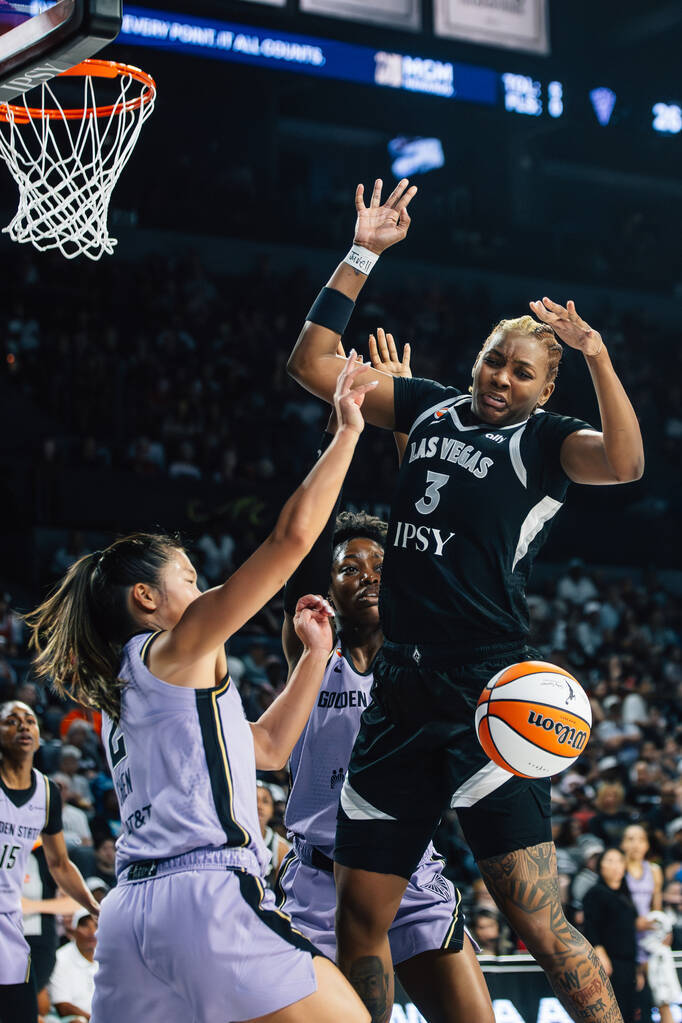 Young leads way in Aces’ blowout win over Valkyries