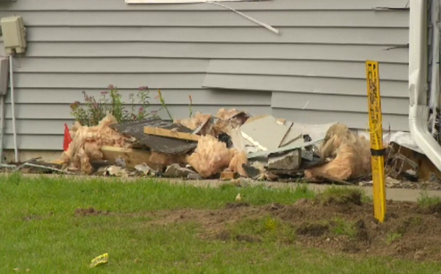 Driver crashes car into several Woodbury townhomes, causes large gas leak