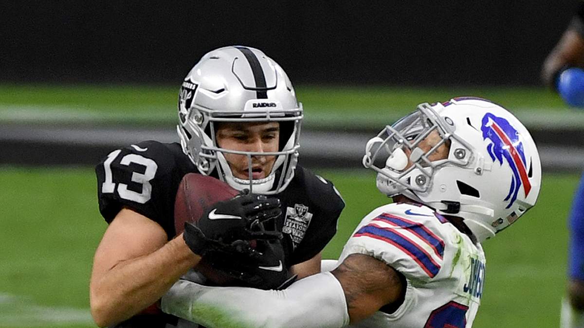 Raiders urged to make contract extension decision on aging All-Pro