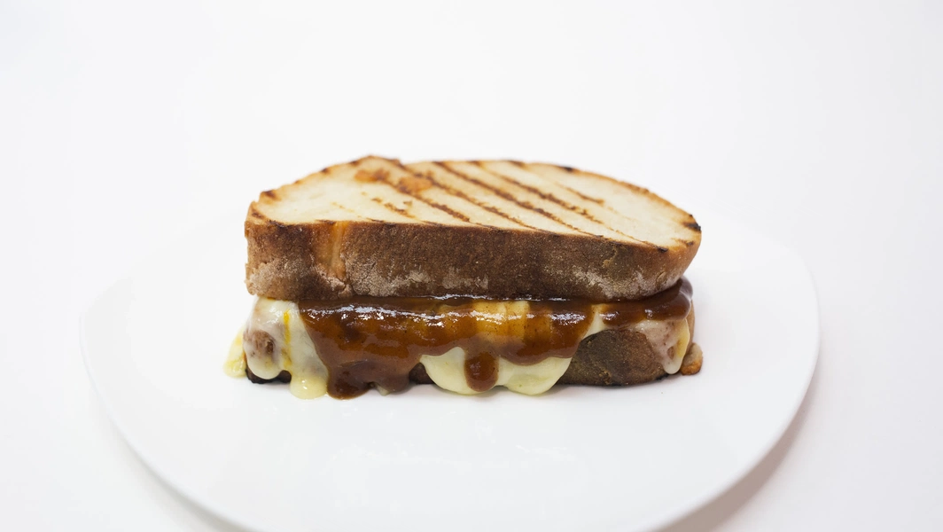 Alton Brown’s expert grilled cheese techniques