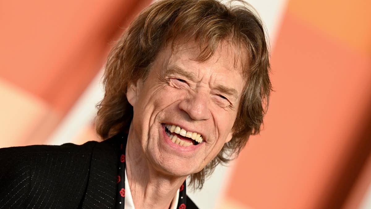 Georgia May Jagger dyes hair pink, still resembles Mick Jagger at 34