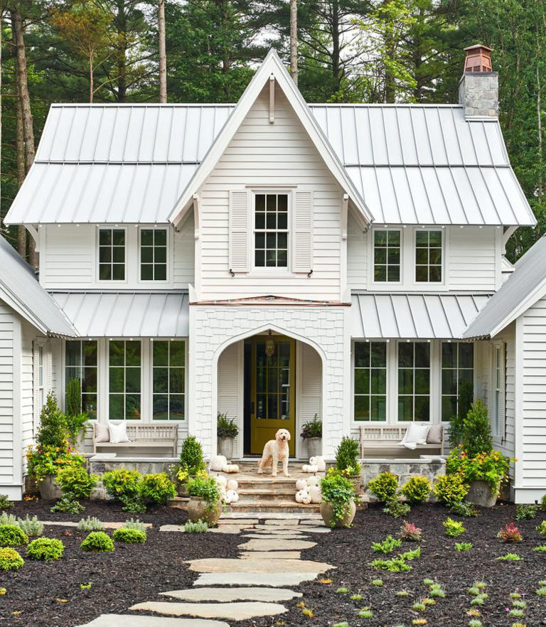 8 exterior mistakes that instantly date your home