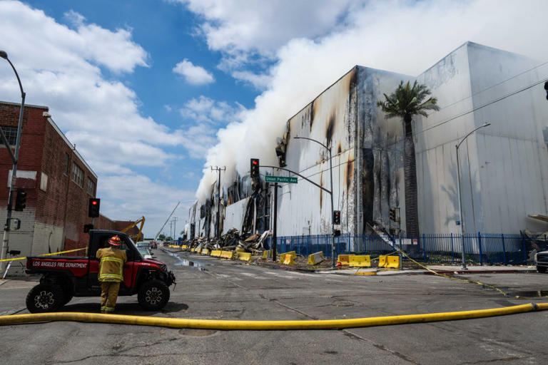 Race against time in fight with 500,000-square-foot Boyle Heights fire