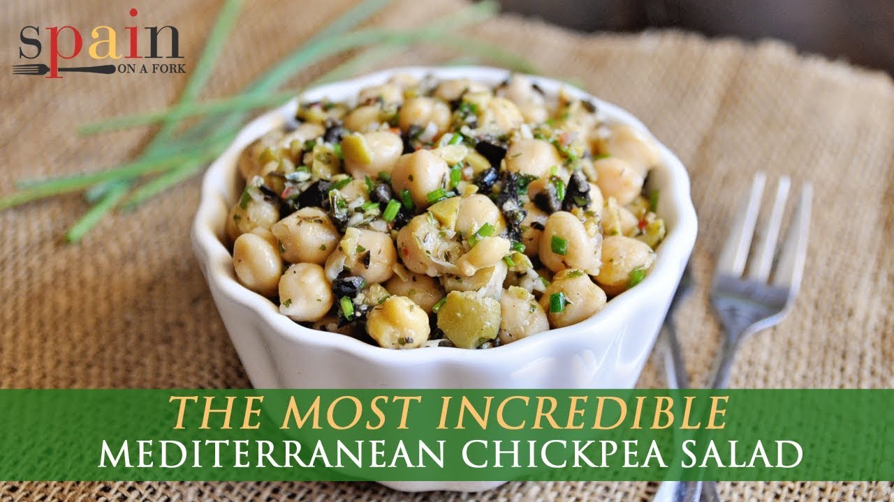 Mediterranean chickpea salad with Spanish olives and fresh herbs