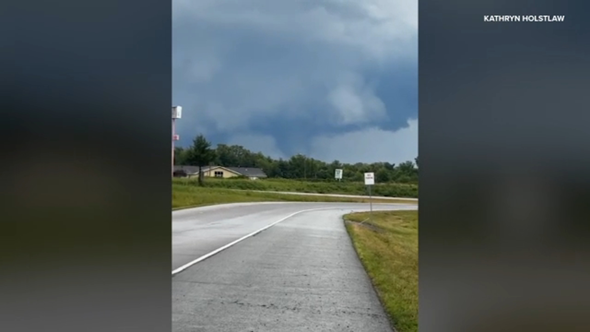 2 people dead due to strong storms in southern Illinois, sheriff says