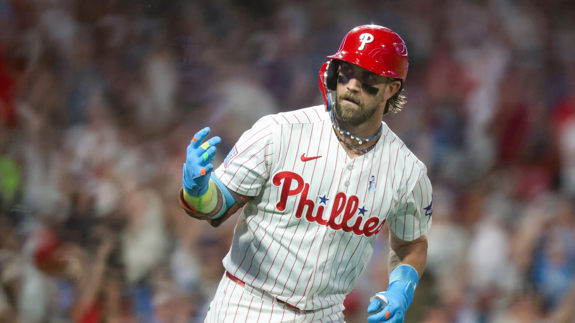 Schwarber, Harper homer again as Phillies beat Mets 6-2 to win series