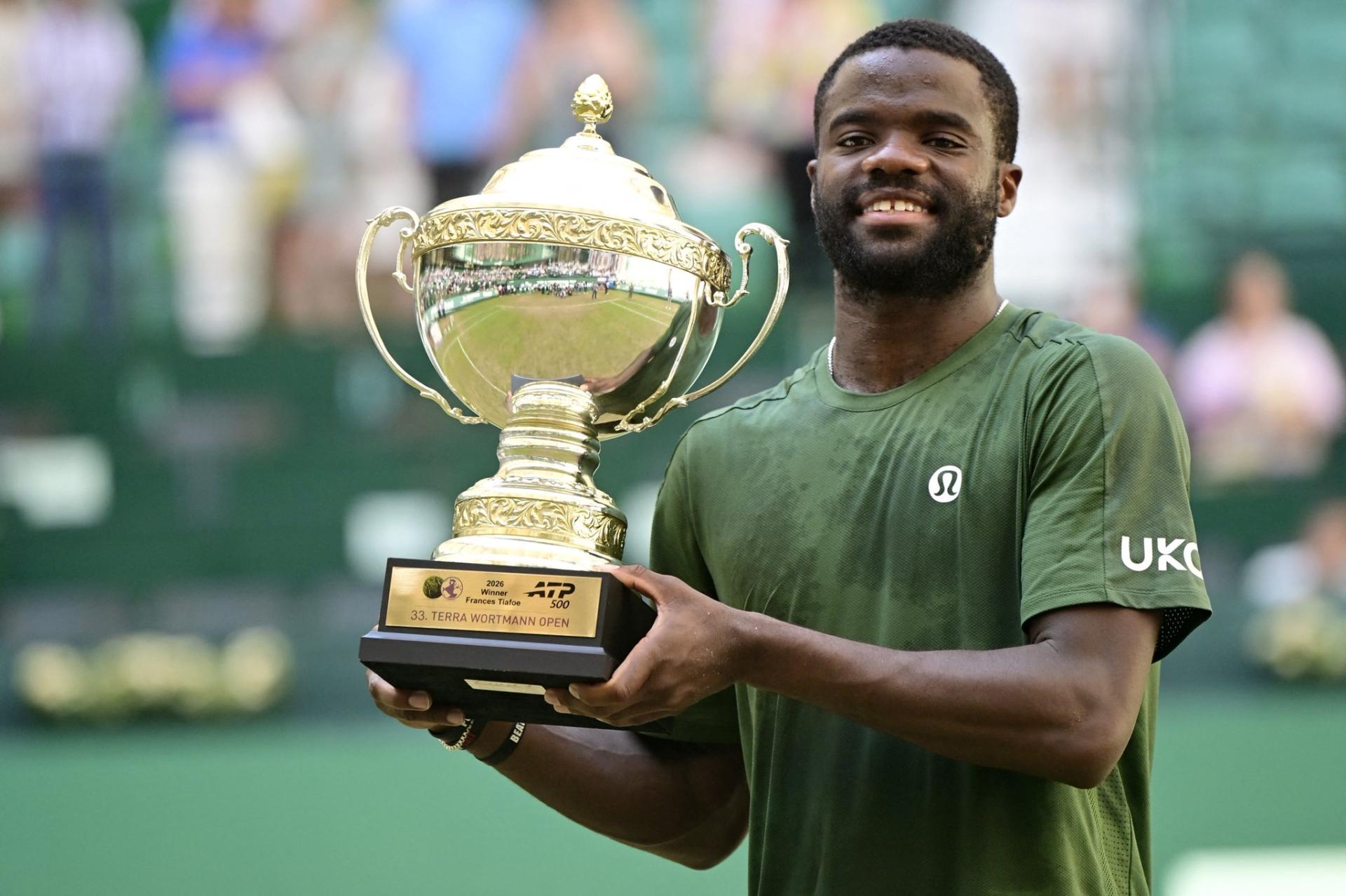 Frances Tiafoe schlägt Taylor Fritz in Halle und holt größten Karrieretitel