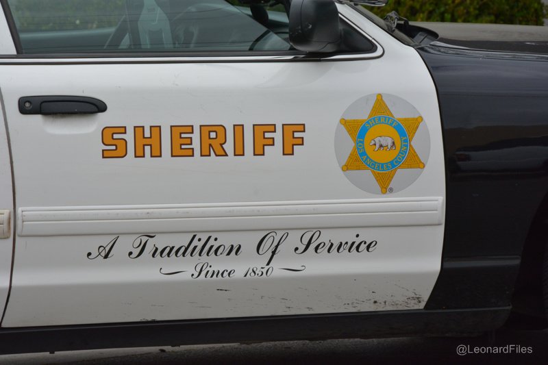5 people hurt after car crashes into pole in Lakewood: LASD