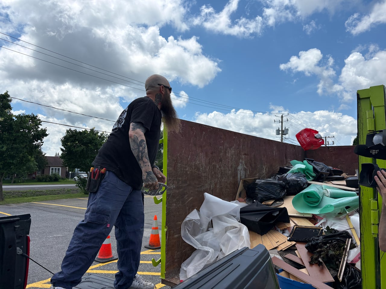 Residents on Montreal's South Shore clean up after heavy flooding