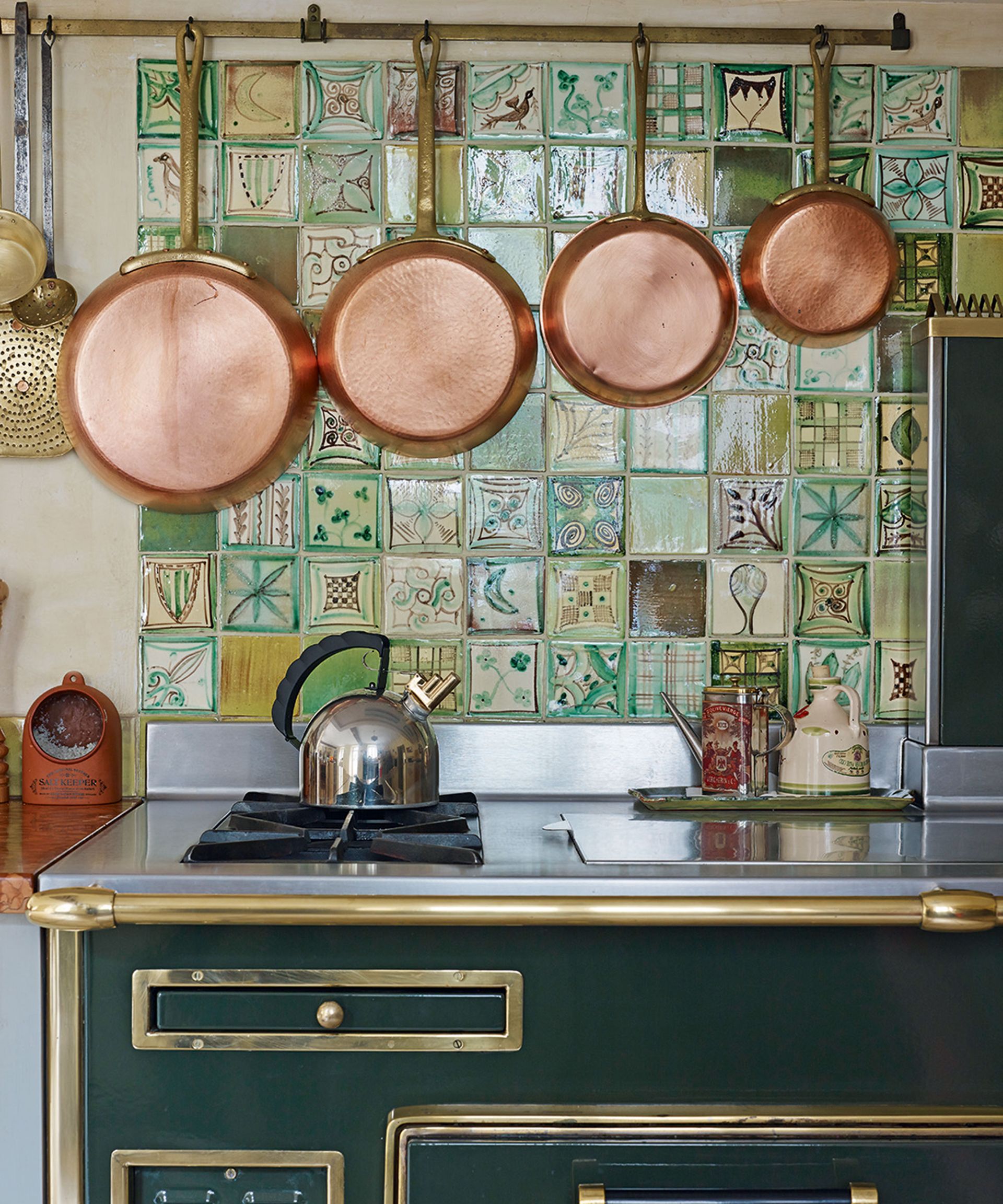 French country kitchen ideas – designs with Gallic charm